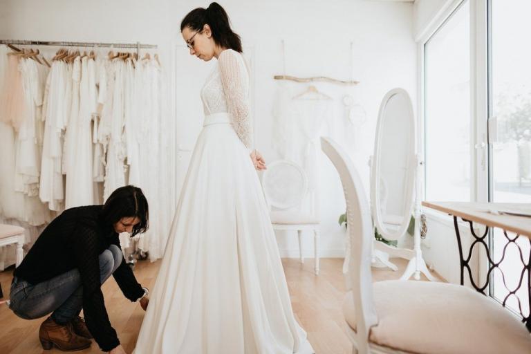 Comment se passent les essayages d'une robe de mariée?